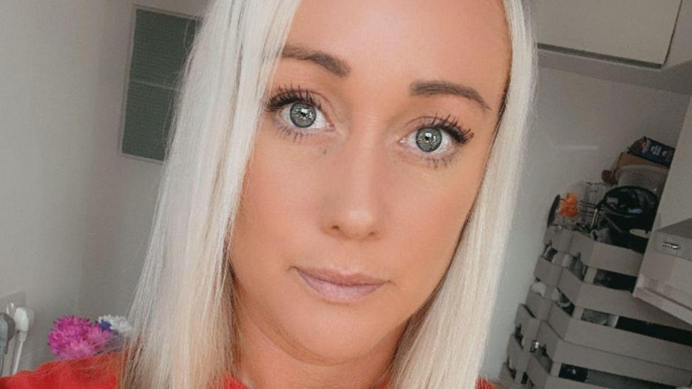 Brighton single mum says 'being evicted absolutely destroyed me' - BBC News