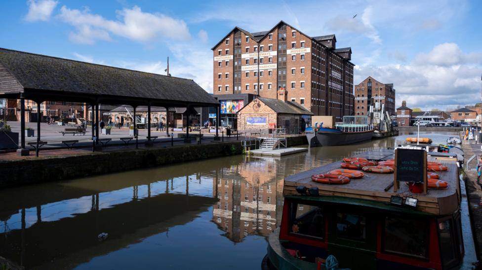 Gloucester Docks' 'amazing achievement' celebrated - BBC News