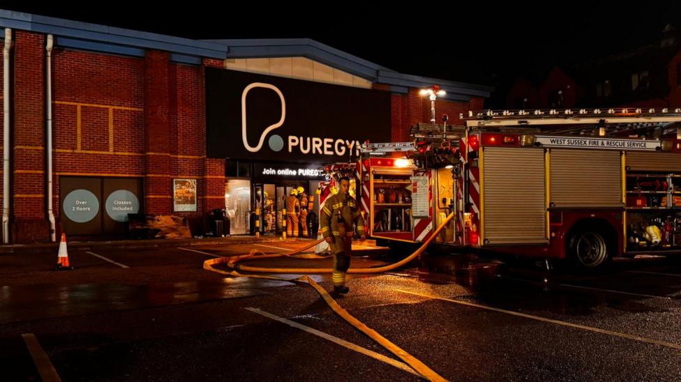 Burgess Hill: Suspected gym arson sparks police appeal - BBC News