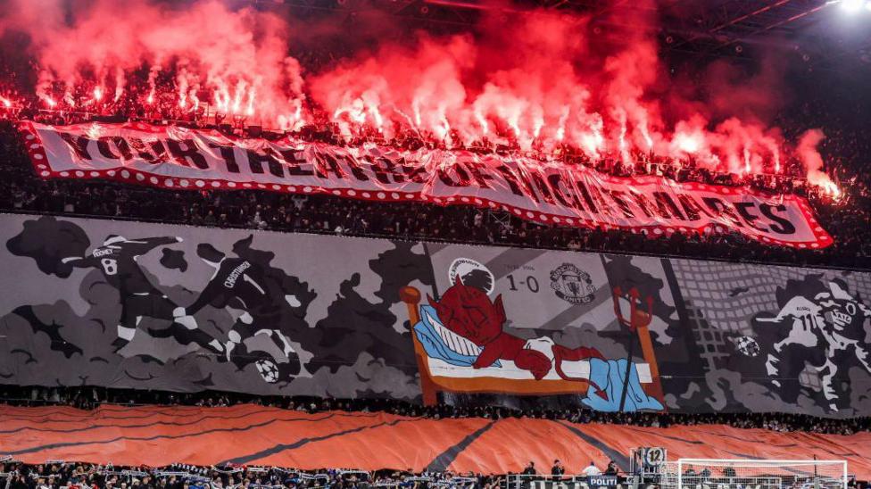 Arsenal's tifo fail vs PSG: Are English clubs bad at tifos? - BBC Sport