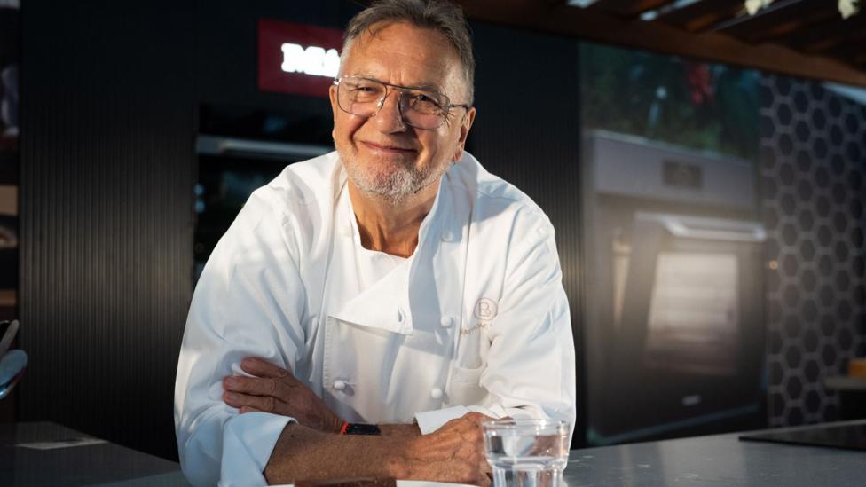 Chef Raymond Blanc backs Yelvertoft farm-based food classroom - BBC News