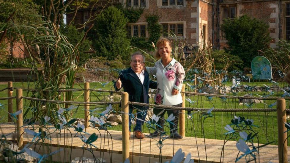 Thousands attend St Barnabas Hospice's torchlight walk in Lincoln - BBC ...