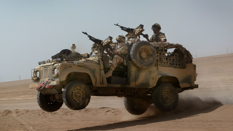 British Army to retire iconic Land Rover fleet after 70 years service ...