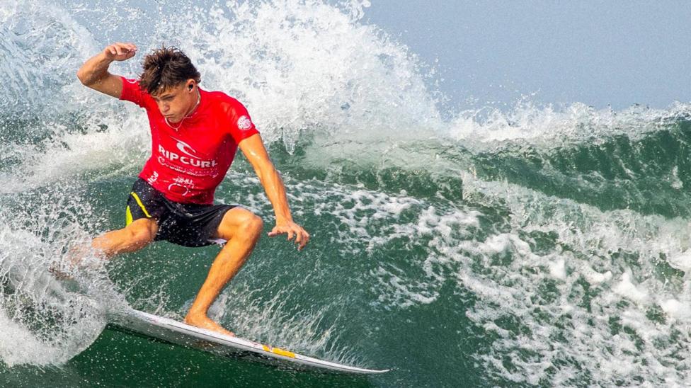 Cornwall surfer Lukas Skinner: I want to be world champ - BBC News