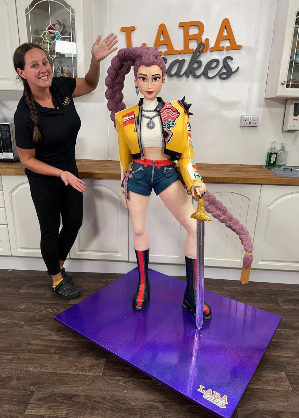 KPop Demon Hunters: Life-size Rumi cake created - BBC Newsround