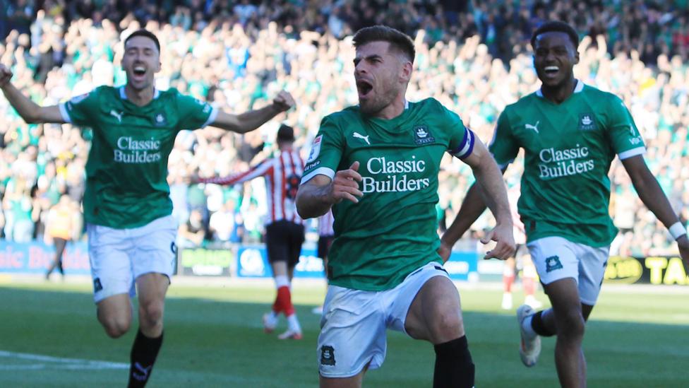 Plymouth Argyle 3-2 Sunderland: Wayne Rooney gets first league win as ...