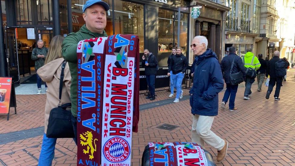 Bayern Munich fans flock to Birmingham for Aston Villa match - BBC News