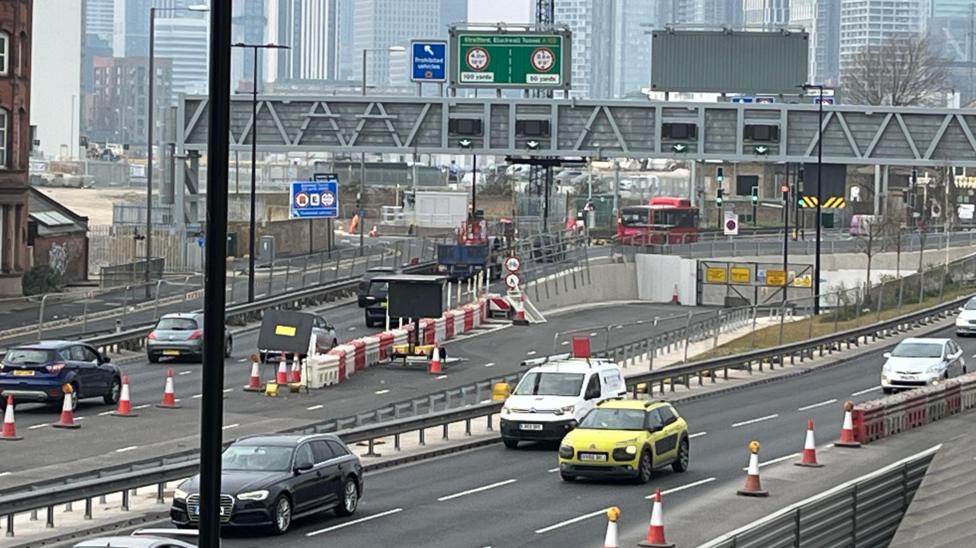 Silvertown Tunnel is tackling chronic congestion, says TfL - BBC News