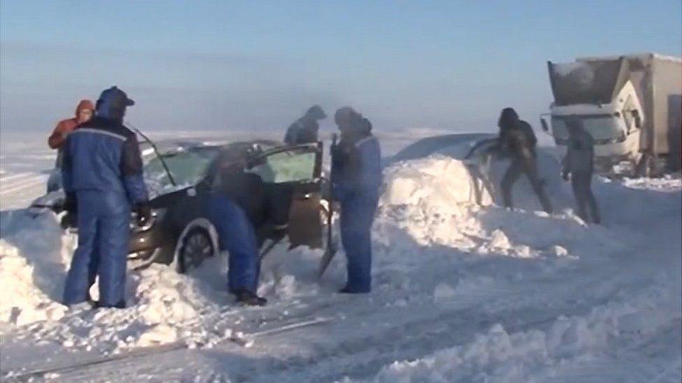 Russia's Putin gets video tirade over late blizzard rescue - BBC News