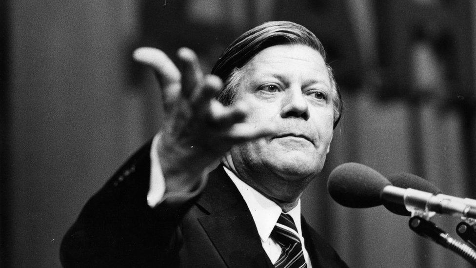 Helmut Schmidt: West Germany's Cold War master of realpolitik - BBC News