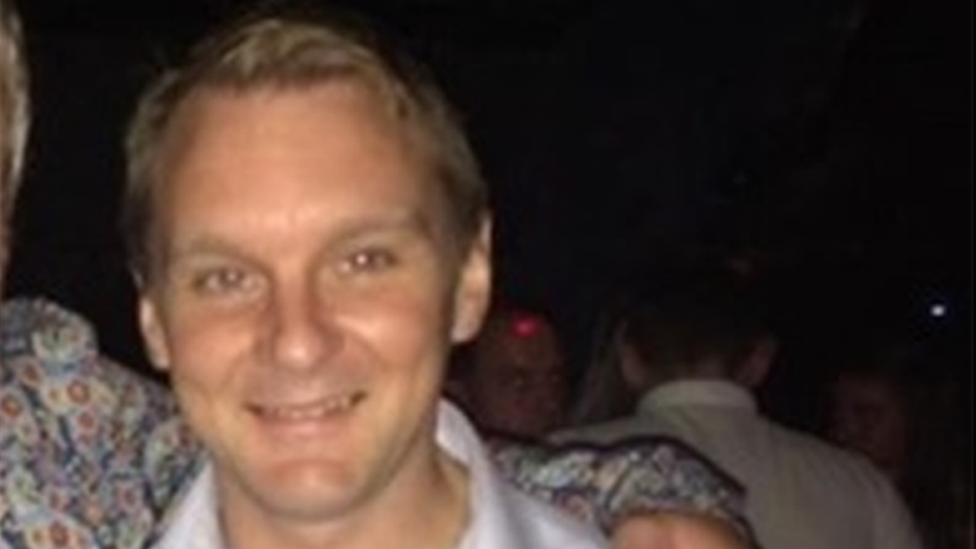 Michael Bugg search: Body found in River Trent - BBC News