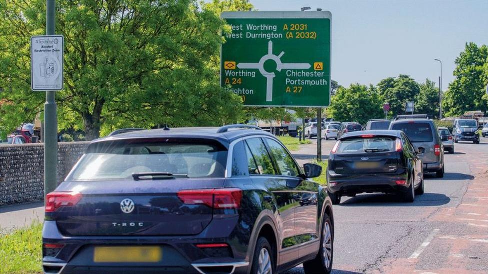 West Sussex: Part of A27 closed for weekend roundabout work - BBC News