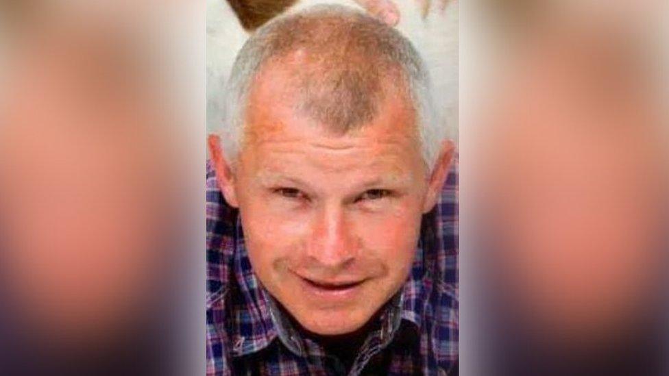 Warrington builder who died after DIY store assault 'a hero' - BBC News