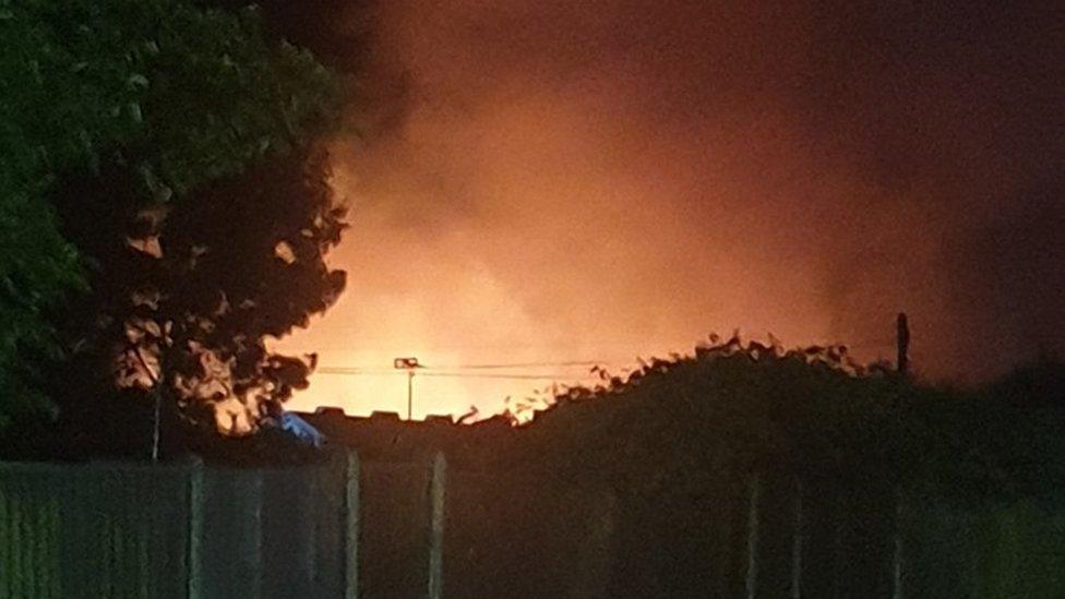 Hemsby Pontins: Fire hits ex-holiday camp - BBC News