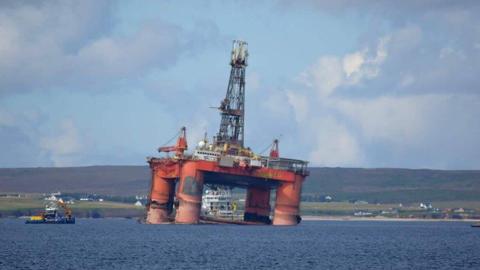 Broken pieces of rig found at Dalmore on Lewis - BBC News