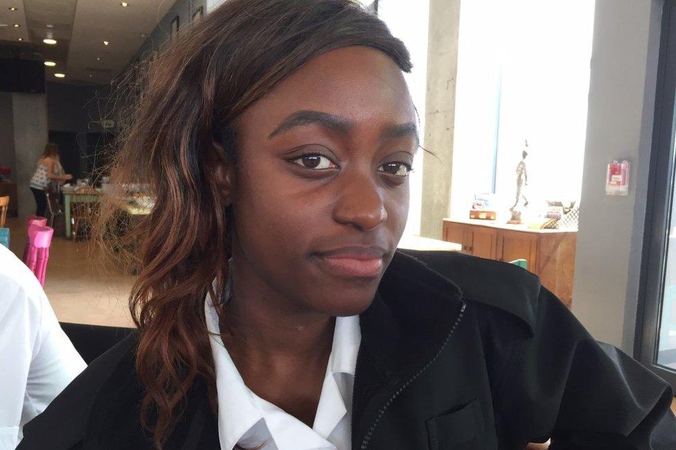 'Five reasons why I became a prison officer' - BBC News