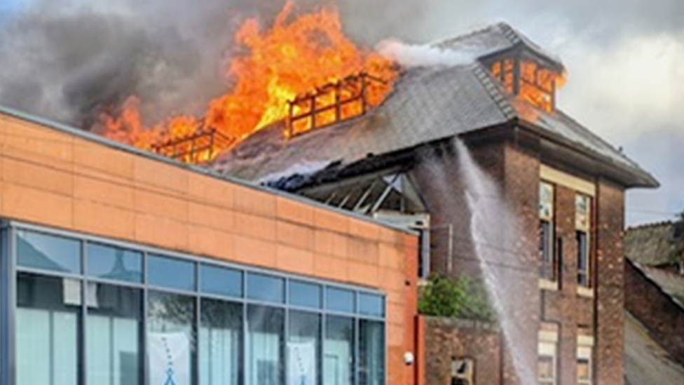 Preston city centre fire at ex-hospital prompts investigation - BBC News