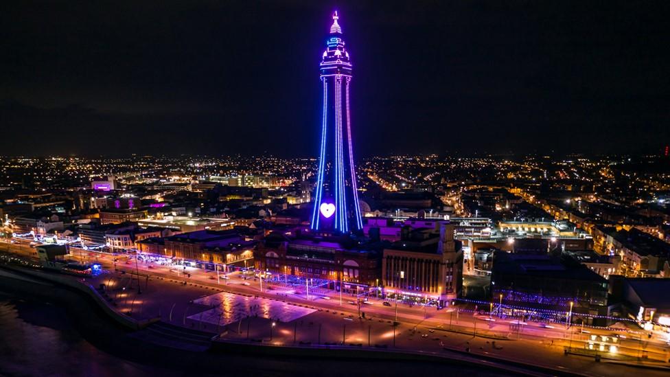 Indoor concert marks Blackpool Illuminations switch-on - BBC News