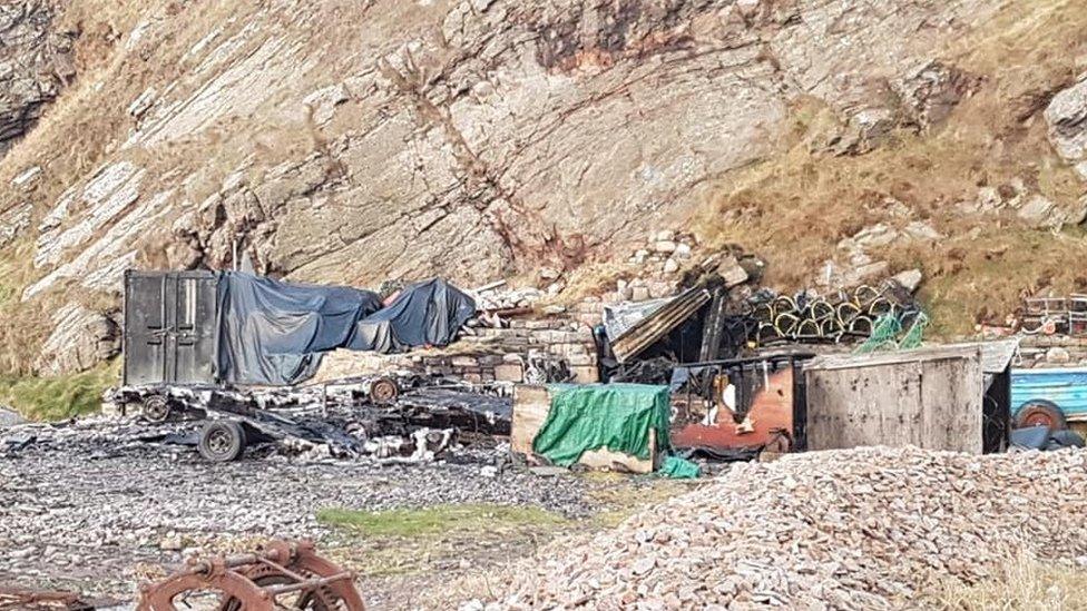 Boats destroyed in suspicious Cove Bay blaze - BBC News