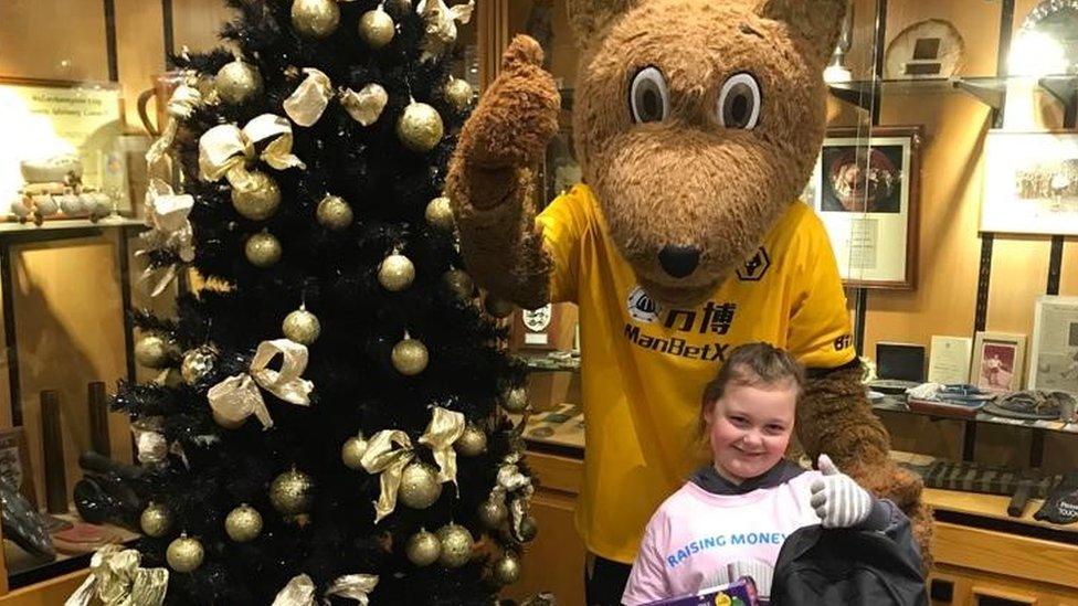 Schoolgirl's walk to aid fellow Wolverhampton hospital patients - BBC News