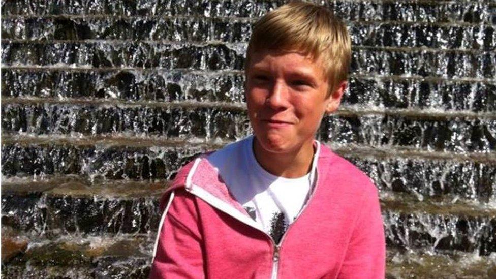 Derek Brundrett inquest: Failed referrals before teen's death - BBC News