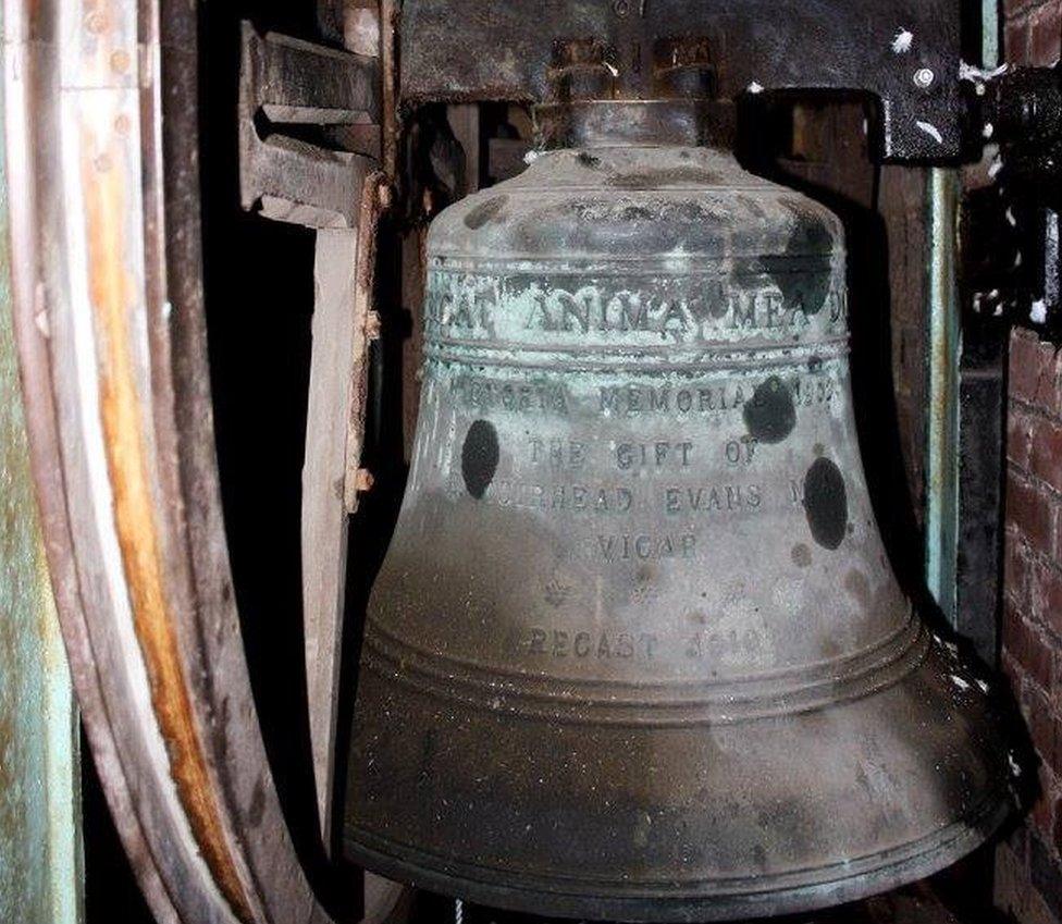 Derbyshire church bells restored to glory - BBC News