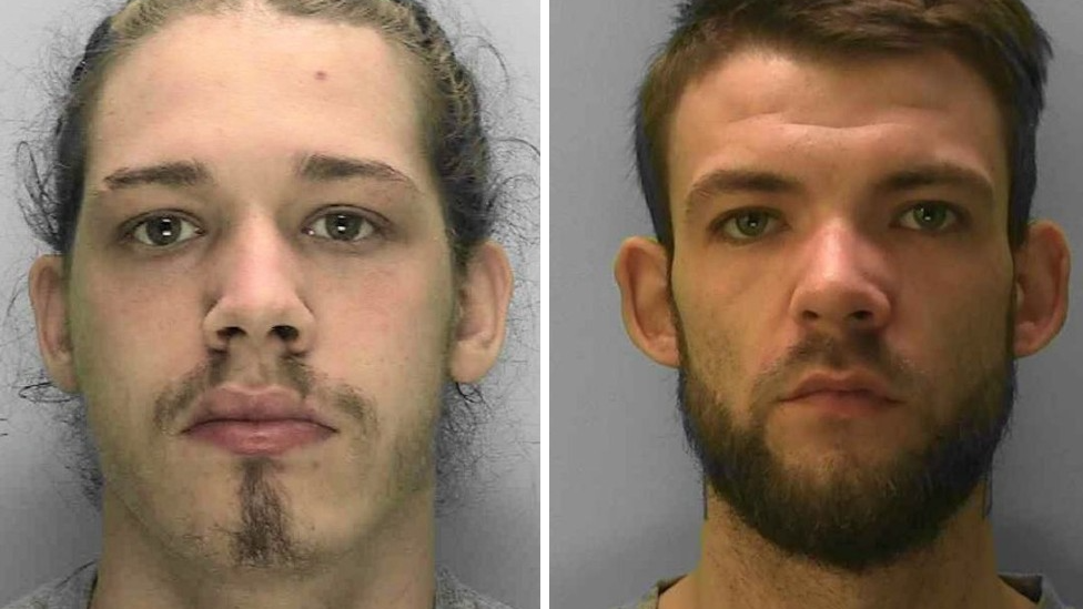 Two jailed for 'unprovoked' knife murder - BBC News