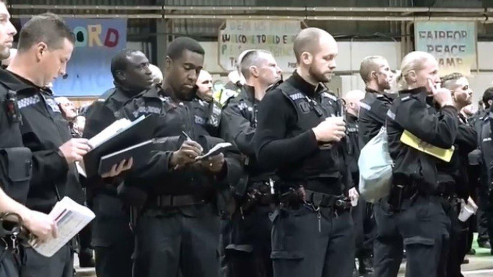 Seven arrested over cash machine thefts - BBC News