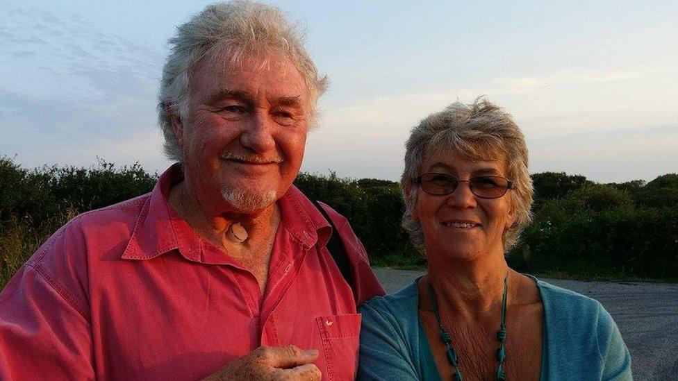 Harry Glasson: Songwriter's 'pride' when people sing his songs - BBC News