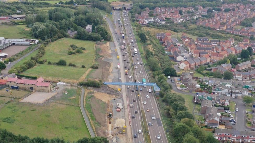 Driver delay warnings for A1 roadworks near Gateshead - BBC News