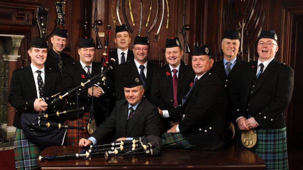 Angus MacColl wins Glenfiddich Piping Championships - BBC News