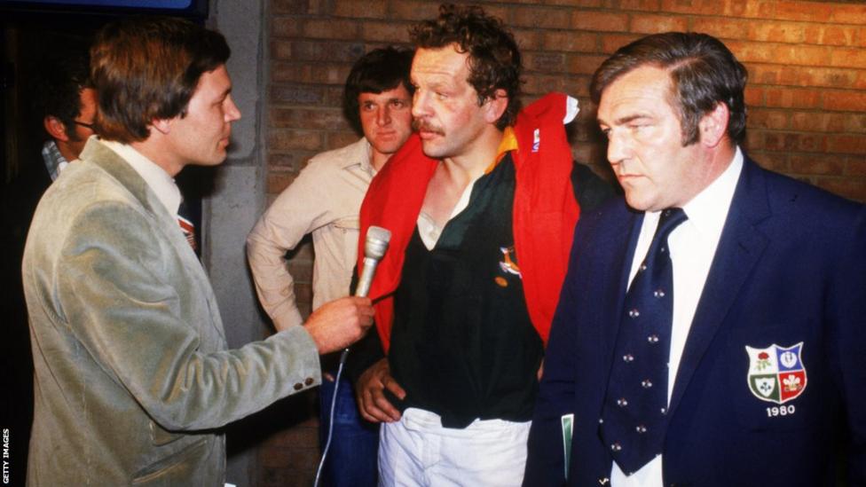Syd Millar: Ireland and Lions legend dies aged 89 - BBC Sport