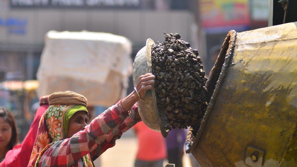 India budget 2019: The key announcements and what they mean - BBC News