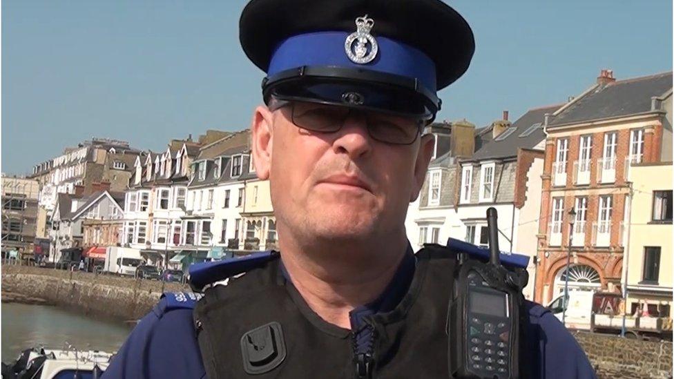 Ilfracombe harbour PCSO role 'to curb anti-social behaviour' - BBC News