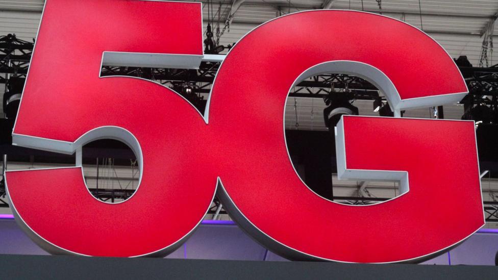 Who's winning the global race to offer superfast 5G? - BBC News