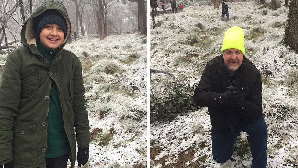 Snow delights Australians amid cold snap - BBC News
