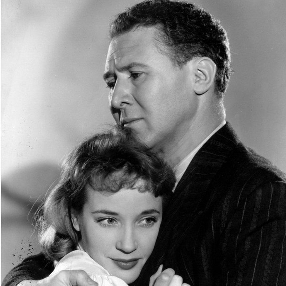 Sylvia Syms: Veteran British actress dies at 89 - BBC News