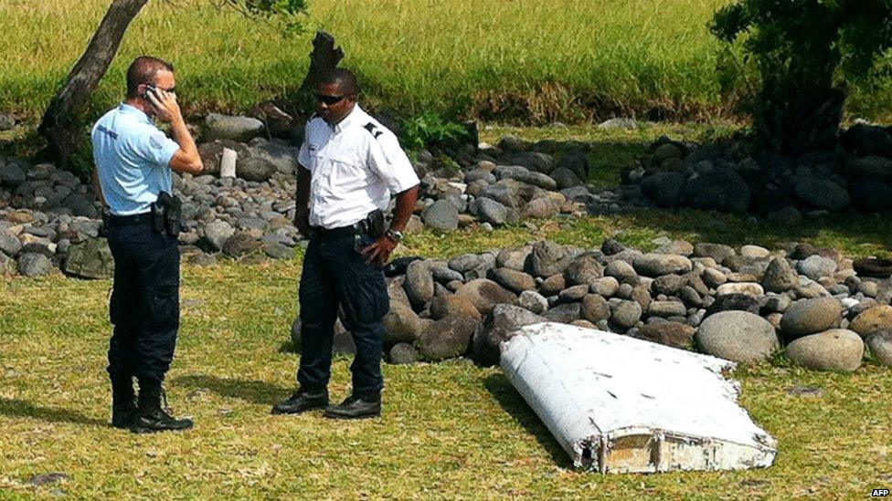 MH370: Malaysia sends experts to examine Maldives 'debris' - BBC News