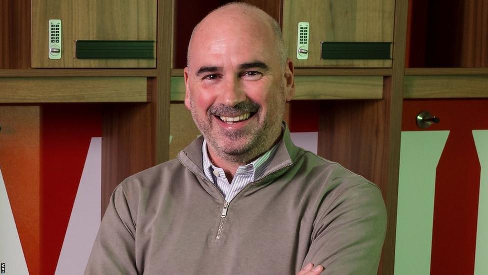 Euro 2024 qualifying: Dr Ian Mitchell, the man inside the Wales players ...