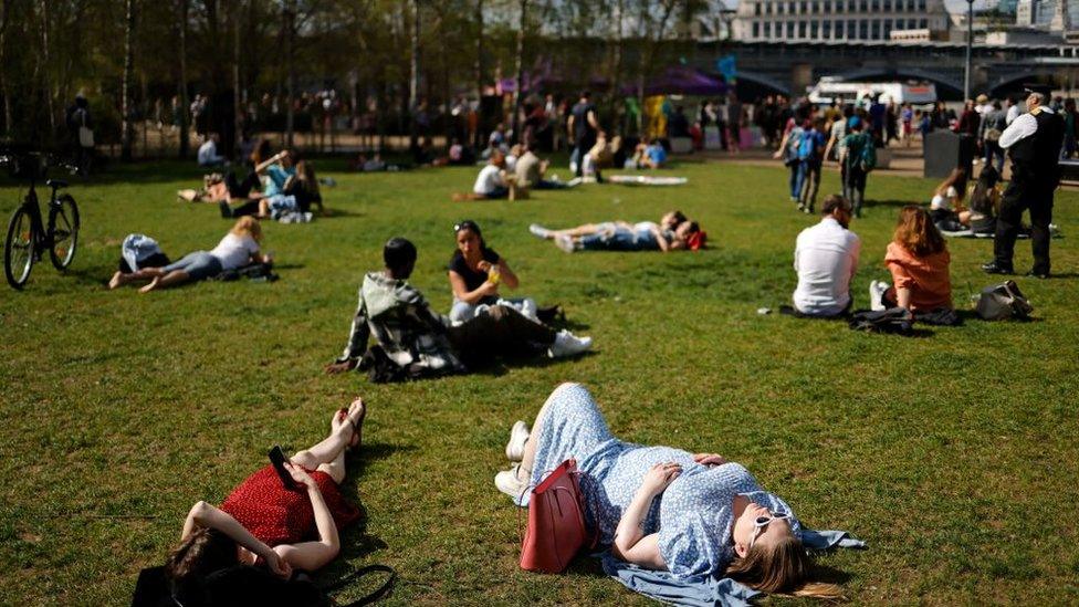UK weather: Hottest day so far recorded - BBC Newsround