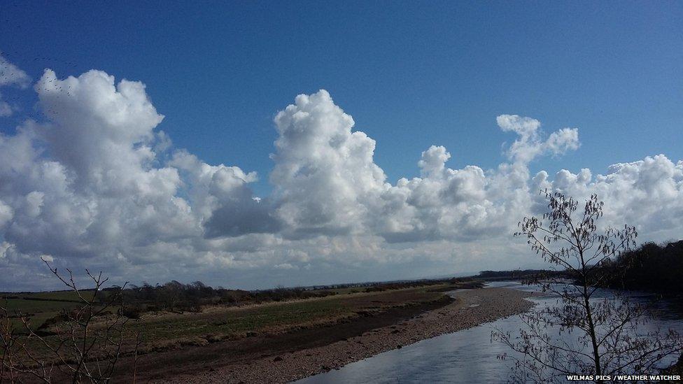Sunshine and showers - BBC Weather