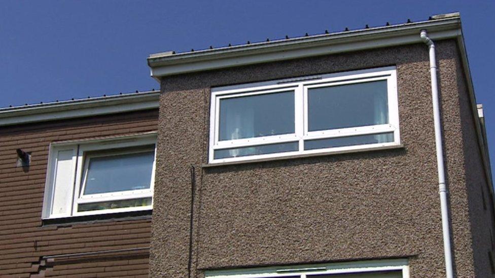 Dead body undiscovered in Oxford flat for seven months - BBC News