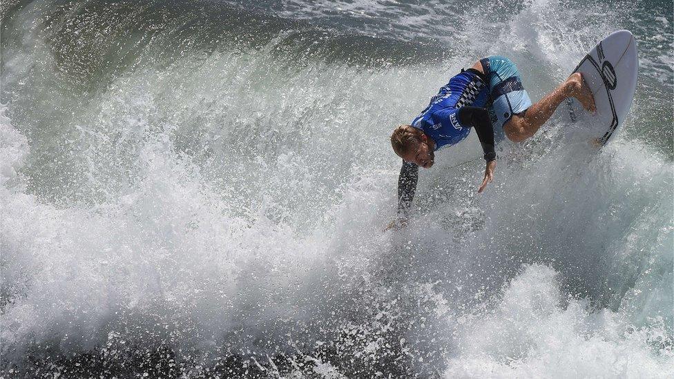 Science goes in search of the perfect wave - BBC News