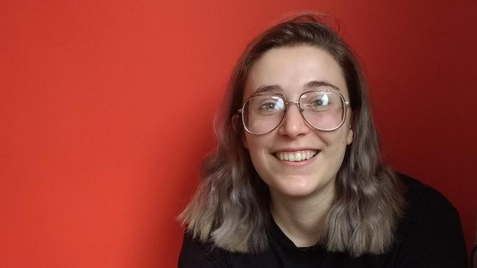 The British girl who went to meet her death row pen pal - BBC News