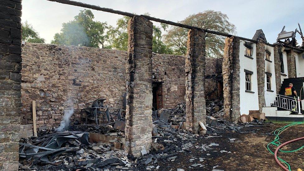 Tiverton barn destroyed in suspected accidental fire - BBC News