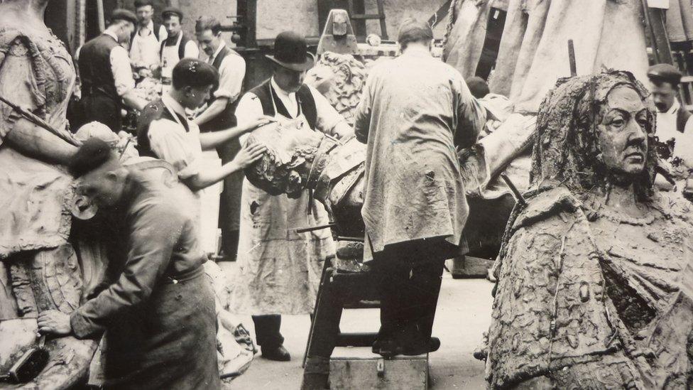 Exhibition commemorates iconic work of Frome foundry - BBC News