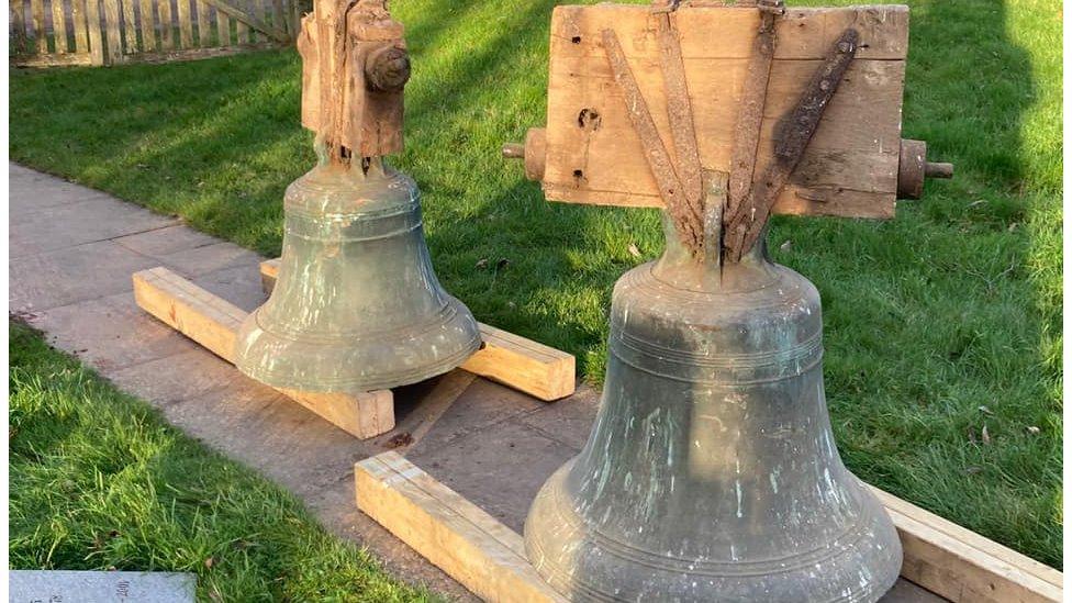 Centuries-old Dewsall bells to ring again after repairs - BBC News