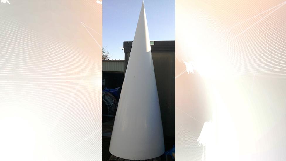Concorde nose cone sold for £63,000 at auction - BBC News