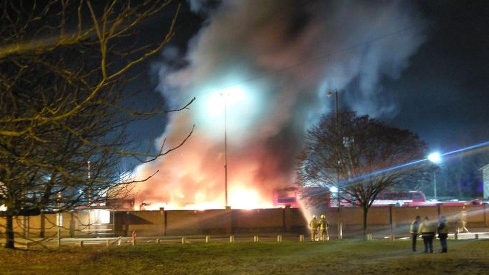 Orpington depot fire: Seven buses destroyed - BBC News