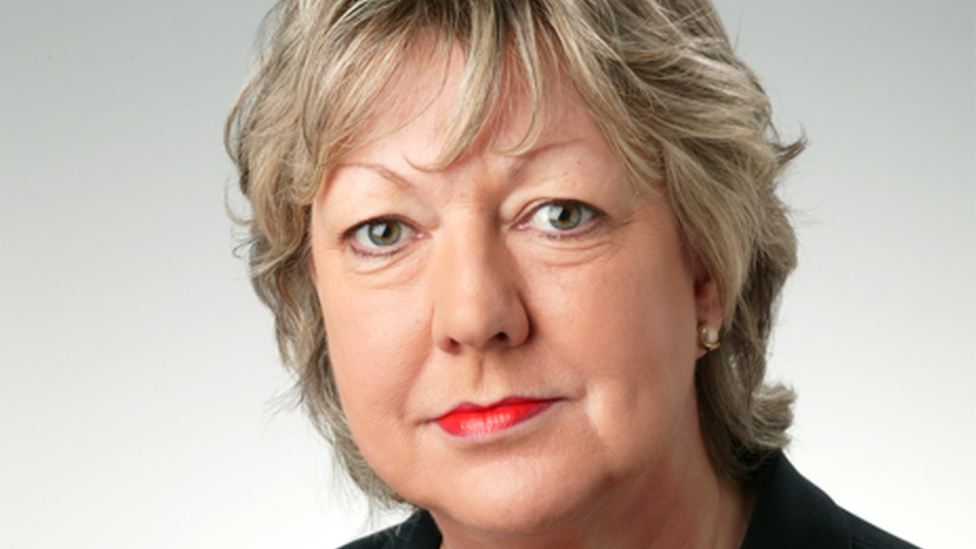 Former Rossendale and Darwen MP Janet Anderson dies aged 73 - BBC News